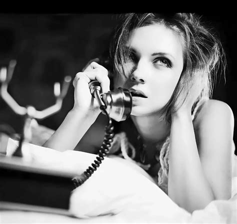 Картинки девушка с телефоном 62 фото