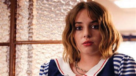 Maya Hawke Quiere Que Su Personaje Robin Muera En La última Temporada