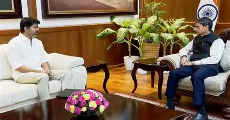 Anna University Sex Assault Case Actor Vijay Meets Tamil Nadu Governor