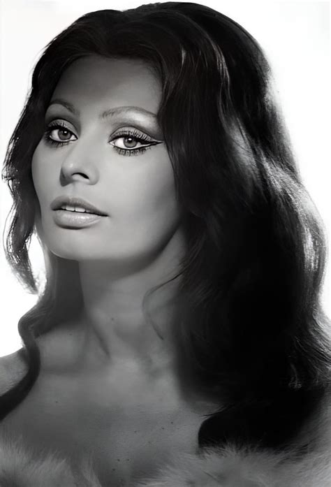 Sophia Loren 🎬🎥⭐🌟🌠 Imagen 📷💢 Mejorada De Una Resolución De 5190 Kb Paso A Otra Mayor De 82