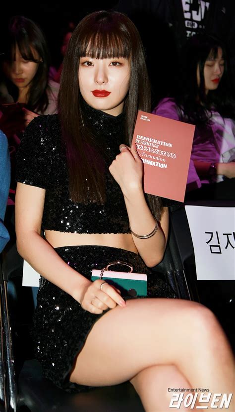 요망한 슬기 180324 서울패션위크 연예인포럼 딜바다닷컴