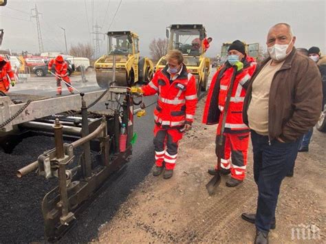 ПЪРВО В ПИК Tv Премиерът Борисов на инспекция и на Никулден Работим и в условията на пандемия