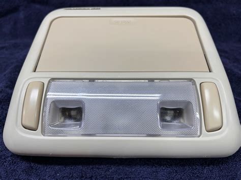 02 04 Subaru Outback Sunglass Holder Dome Light Overhead Console Roof