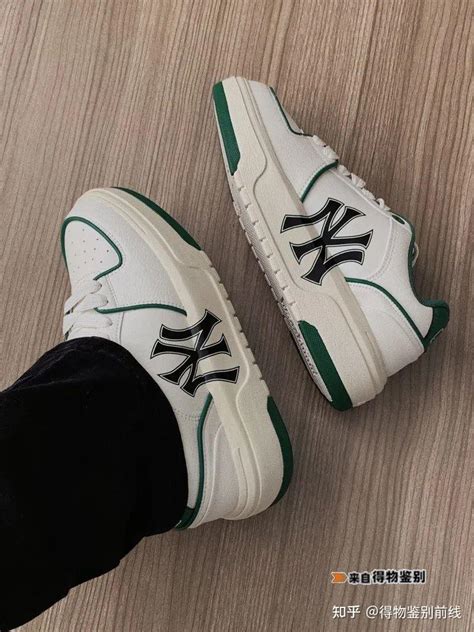 校裤绝佳搭档！复古校园风非他莫属！ 知乎