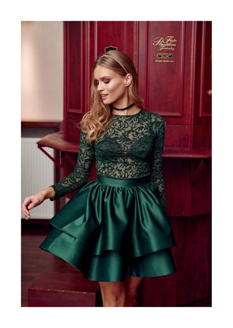Къса елегантна рокля от сатен и дантела в зелено Trendo Bg