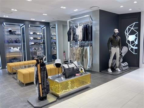 『롯데백화점 영등포점』에 골프웨어 브랜드『amazing Cre 롯데영등포점어메이징 크리』가 오픈했대 강서통신