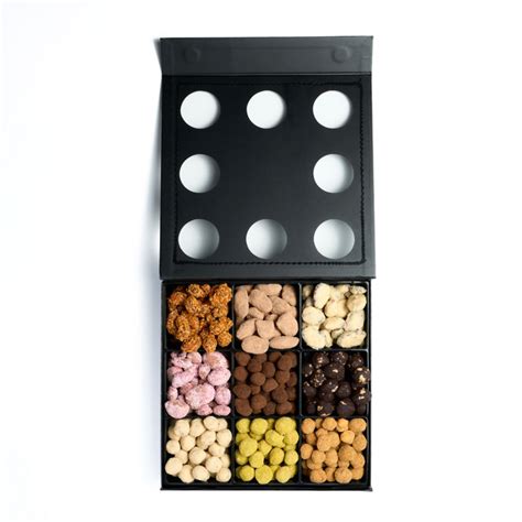 Assorted Flavored Nuts 9 Hole T Box Nuts Factory