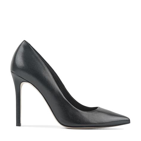 Classic Black High Heeled Pumps Made From Genuine Grain Leather Bravomoda