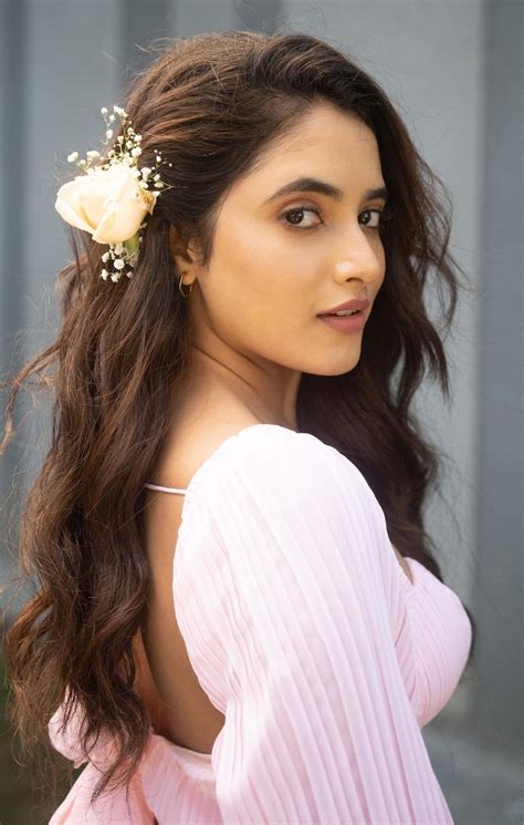 Priyanka Mohan Hot Photos Pics New Images Wallpapers