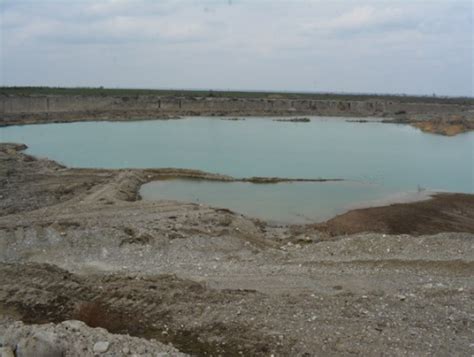 В стране нет воды а кто то уничтожает реки в Губе и Ленкорани наши беды все еще актуально