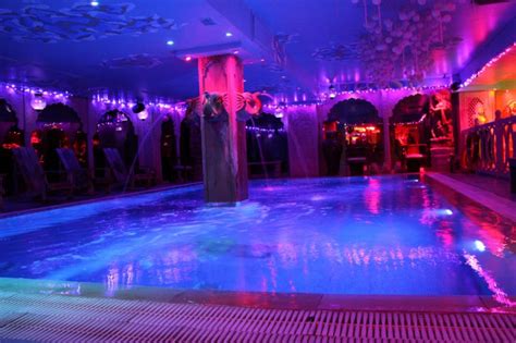 Sun City Moon City Paris Swinger Sauna