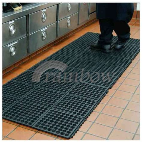 Promo Karpet Karet Keset Anti Slip Kamar Mandi X Cm Hitam Bolong Diskon Di Seller