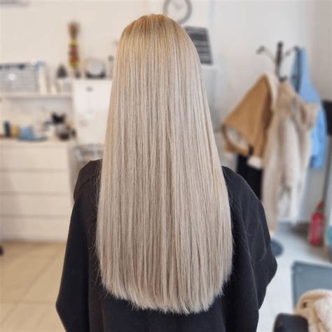 Blond Włosy 45 Najmodniejszych Odcieni Na 2024 Rok Belliata Pl
