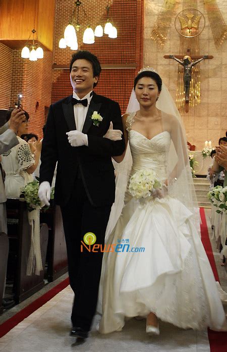 포토엔 이상호 Kbs 아나운서 성당에서 그림같은 결혼식 손에 잡히는 뉴스 눈에 보이는 뉴스 뉴스엔