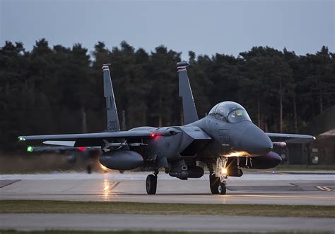 Mcdonnell Douglas F 15e Strike Eagle 4k Desk Hd Wallpaper