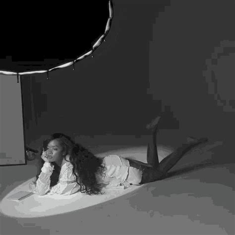 Her  Her Discover And Share S