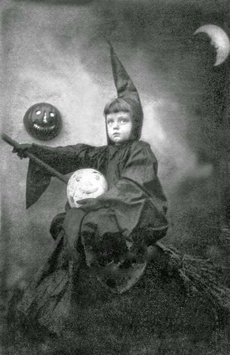 Vintage Photos Of Funny Halloween Costumes From Between The 1900s To