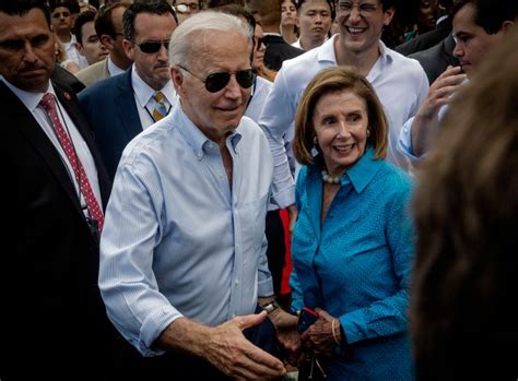 Joe Biden Reacts To Nancy Pelosi Stepping Down From Democratic Leadership Huffpost Latest News