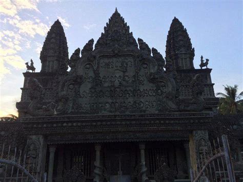 សម័យមុនមិនមែនបានងារជាឧកញ៉ាងាយៗទេ ឧកញ៉ាបំរុងរដ្ឋ សោ ហឺ និងលោកជំទាវ នេត យ៉ង់