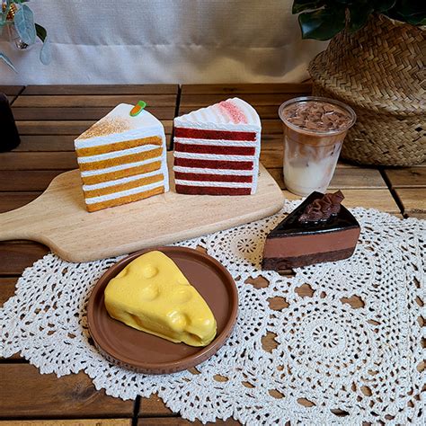 음식모형 클레이모형 카페음식모형 케이크모형 조각케이크모형 클레이케이크모형 당근케이크 레드벨벳케이크 초코무스 치즈케이크 제리치즈케이크 By 클레이아뜰리에