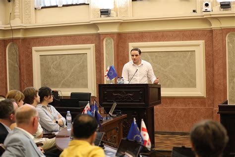 ლევან ჟორჟოლიანი ქართულ გერმანული საზაფხულო სკოლის სტუდენტებს შეხვდა