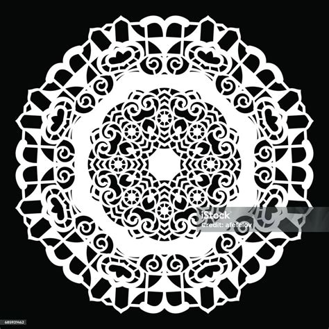 레이스 라운드 종이 Doily 레이스 눈송이 인사말 요소 절단 플로터 둥근 패턴 레이저 컷 템플릿 케이크 벡터 일러스트를 장식하는 Doily 공휴일에 대한 스톡 벡터 아트