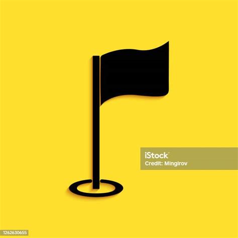 노란색 배경에 격리 된 검은 골프 플래그 아이콘 골프 장비 또는 액세서리 긴 그림자 스타일 벡터 개인 장식품에 대한 스톡 벡터