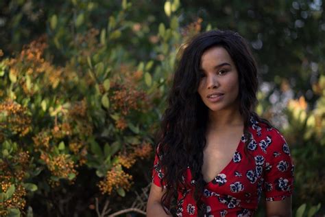 Zoe Robins Inside The Life Of The Actress