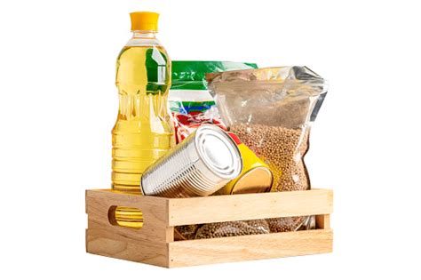 기부 상자 음식 지원은 클리핑 경로와 흰색 배경에 고립 된 세계에서 가난한 사람들을위한 도움이됩니다 Charitable Foundation에 대한 스톡 사진 및 기타 이미지