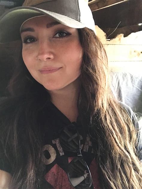 Alt Girl Farmer 🤘🏼 Scrolller