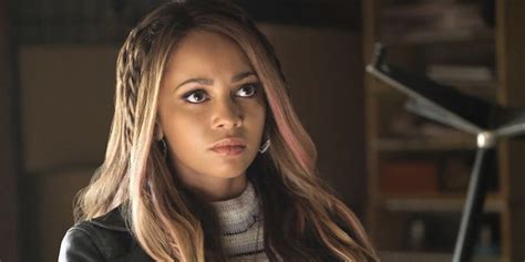 Toni Topaz Outfits From Riverdale How To Dress Like Toni Topaz