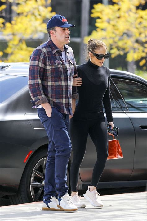 Jennifer Lopez And Ben Affleck Ditch Bmw After Getting Flat Tire Are Rescued By Escalade To
