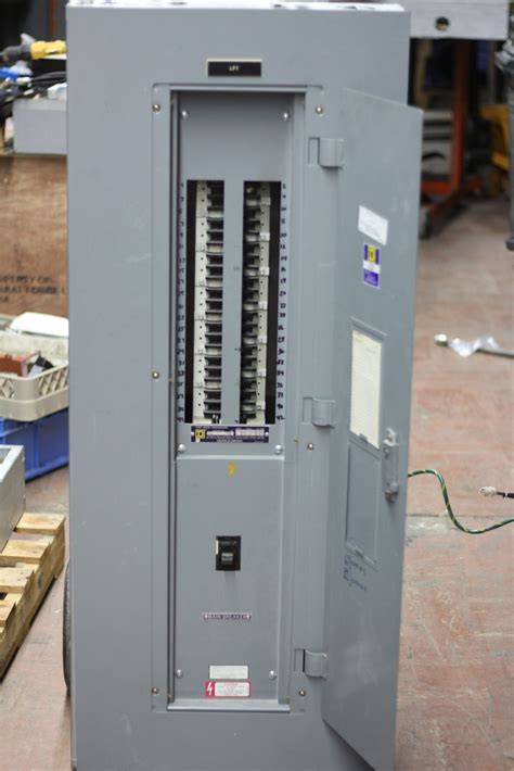 Square D Nqob Panelboard 42cir 225a Main Breaker 208y120 1 Year