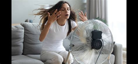 Косметолог Савина К повышенной потливости может привести хронический стресс