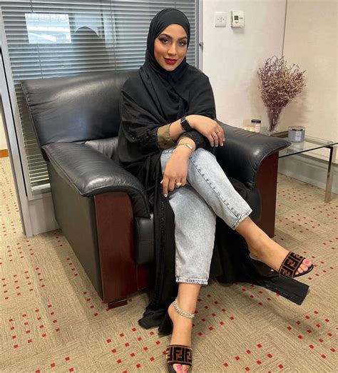 Hijab Woman Feet 1 By Arthur333777 On Deviantart