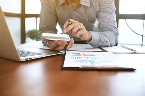 비즈니스 사람들 회의 디자인 아이디어 전문 투자자 작업 새로운 시작 프로젝트 개념 사무실에서의 비즈니스 계획 경영자에 대한 스톡 사진 및 기타 이미지 Istock