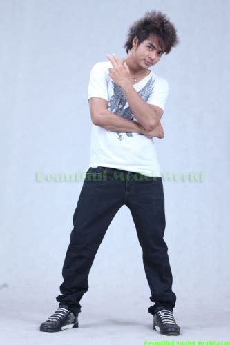 M Y A N M A R H U N K S Nay Min