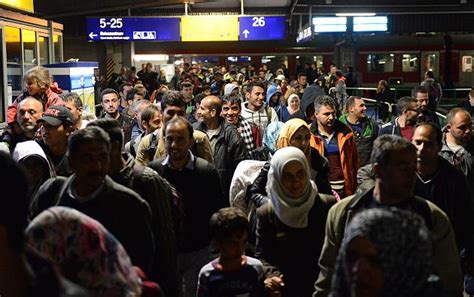 Η ΕΥΡΩΠΑΙΚΗ ΕΝΩΣΗ ΕΠΙΣΤΡΕΦΕΙ ΣΤΗΝ ΕΛΛΑΔΑ ΤΟΥΣ ΜΕΤΑΝΑΣΤΕΣ ΤΙ ΠΡΕΠΕΙ ΝΑ ΠΟΥΝ ΟΙ ΤΟΠΙΚΟΙ ΣΕ