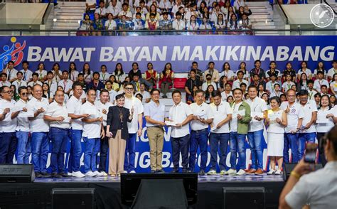 Pbbm Leads “bawat Bayan Makikinabang” Activity In Batangas Philippine