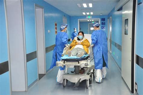 溧阳市人民医院 我院开展“苏康码黄码孕妇急诊入院分娩”应急演练