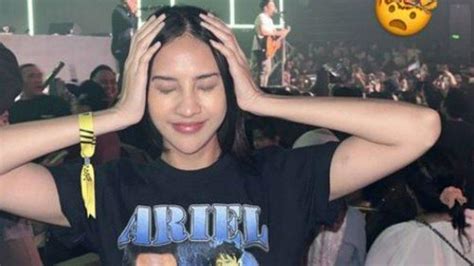 Momen Anya Geraldine Temani Ariel Noah Ke Atas Panggung Duet Bareng Hingga Kausnya Curi