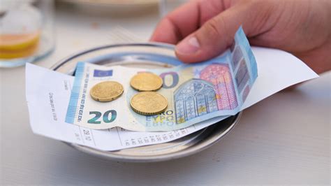 Облагане и деклариране на бакшишите Какви са реакциите на реакциите на ресторантьорския бранш