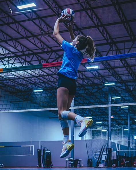 Tatum Kelly Neuqua Valley Prep Dig