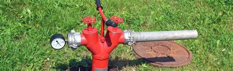 Испытание пожарного гидранта на водоотдачу в Екатеринбурге