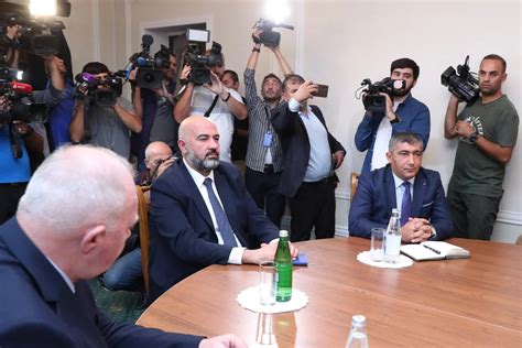 Azerbaiyán Y Los Separatistas De Nagorno Karabaj Iniciaron