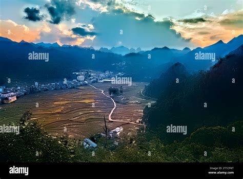 Dong Van Karst Plateau Unesco Global Geopark Fotos Und Bildmaterial