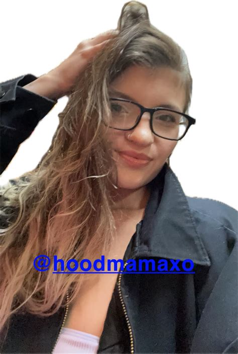Experience The Ultimate Onlyfans Girlfriend Experience With Hoodmamaxo