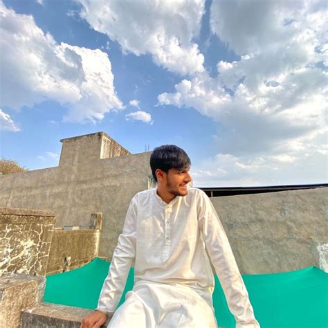 Hardik Godha On Linkedin Startup Founders Entrepreneurship Growthtips Linkedinlearning