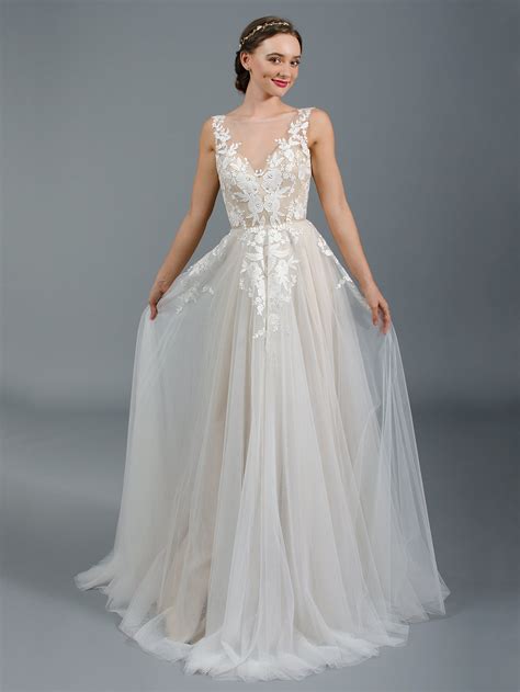 Sleeveless Lace Wedding Dress With Tulle Skirts Tulip Bridal