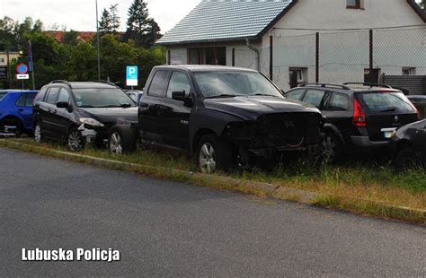 Z Odzieje Akumulator W Wpadli Podczas Odpoczynku Usn Li Na Miejscu Kradzie Y